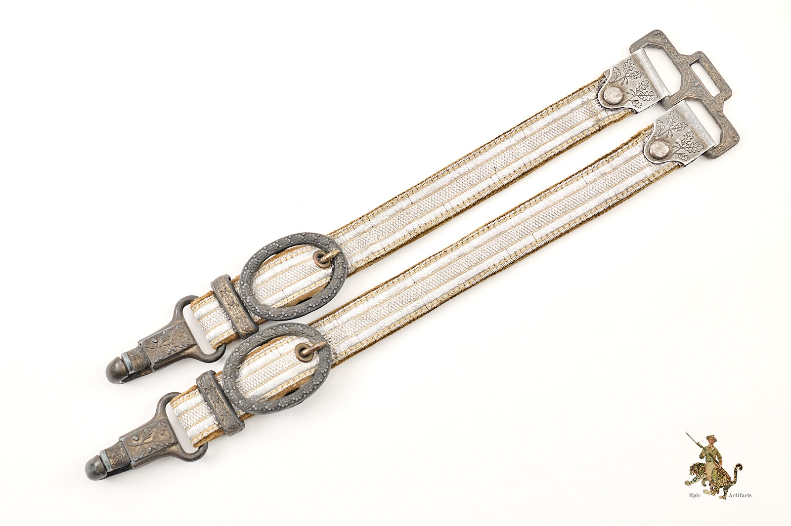 Deluxe Heer Dagger Hangers - Epic Artifacts