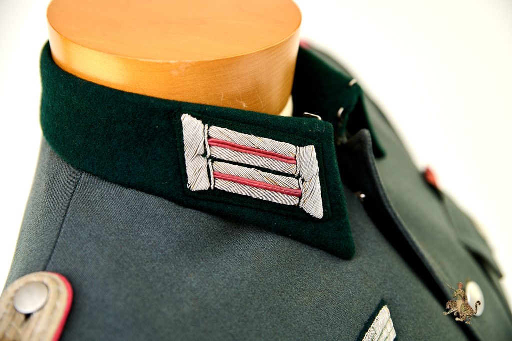 Panzer Officer's Service Tunic - Leutnant - Epic Artifacts