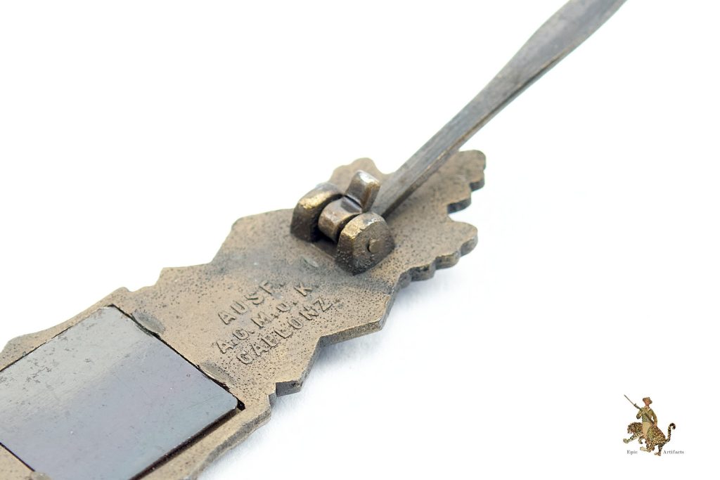 Close Combat Clasp in Bronze - AGMuK - Epic Artifacts