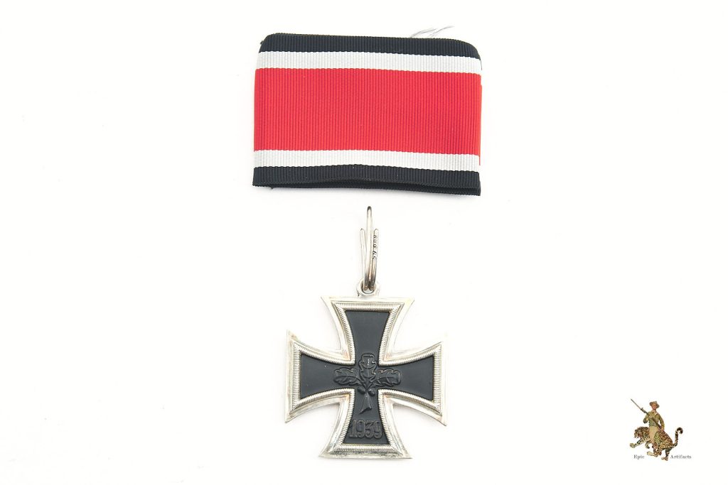 1957 Reissue Knight's Cross, Cased & Cartoned - Epic Artifacts