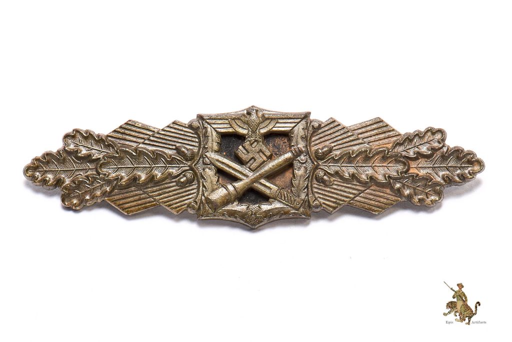 Rare GWL Close Combat Clasp in Bronze - Epic Artifacts