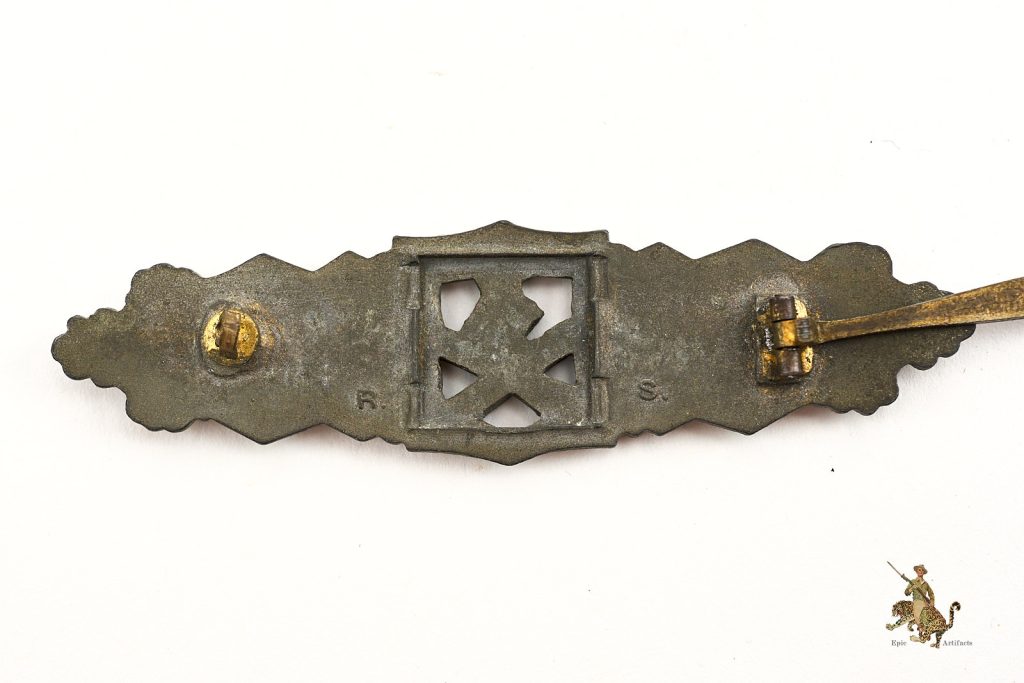 Close Combat Clasp in Bronze - RS - Epic Artifacts