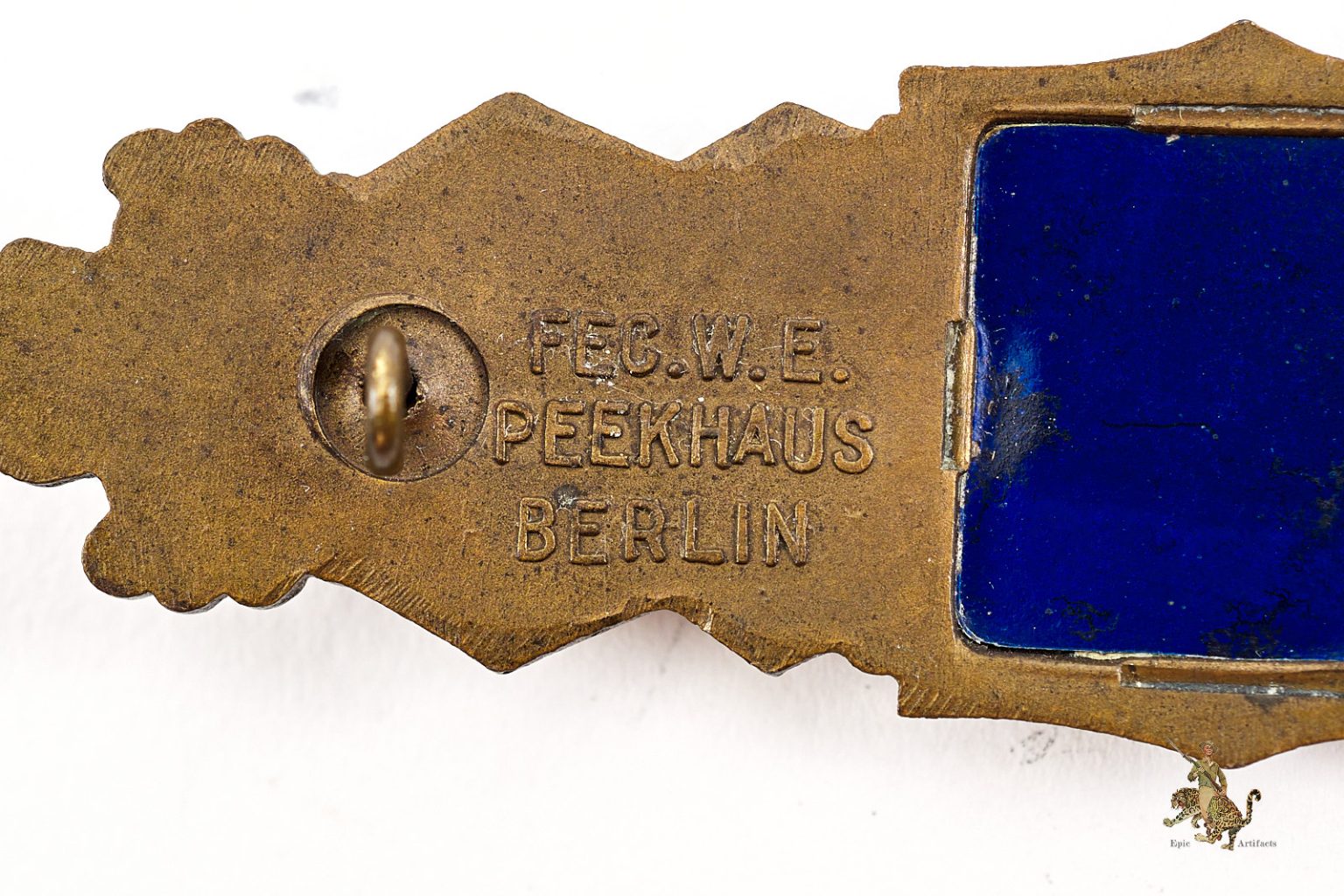 Close Combat Clasp in Bronze - AGMuK - Epic Artifacts