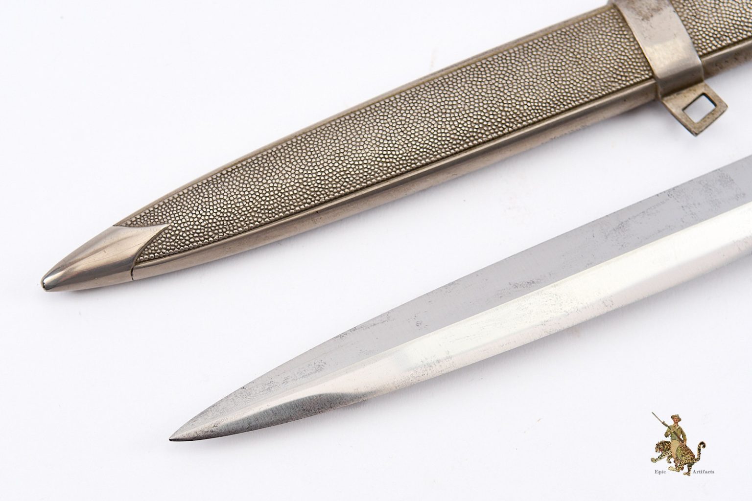 Red Cross Leader Dagger - Epic Artifacts