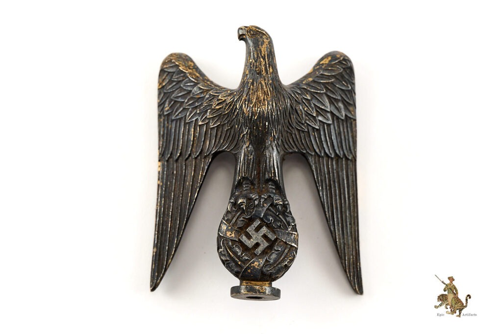 Flags, Gorgets & Pole Tops - Epic Artifacts