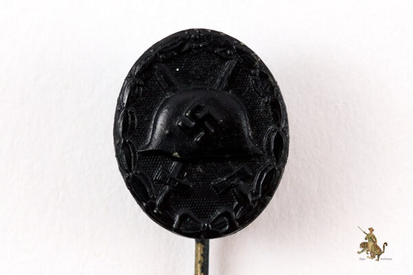 Black Wound Badge Stickpin - Epic Artifacts
